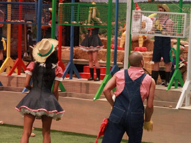 HGs compete on BBCAN2 – 01 – Big Brother Network Canada