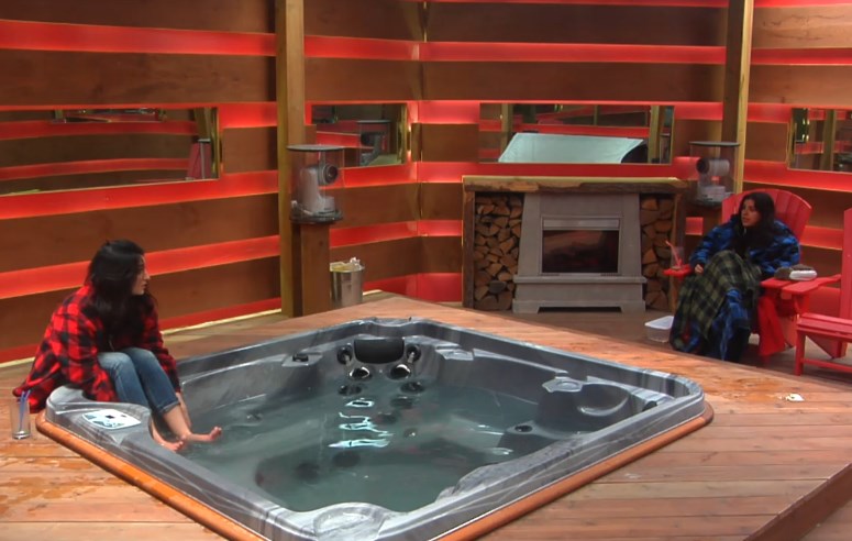bbcan2-20140420-2220-rachelle-sabrina-hot-tub – Big Brother Network Canada